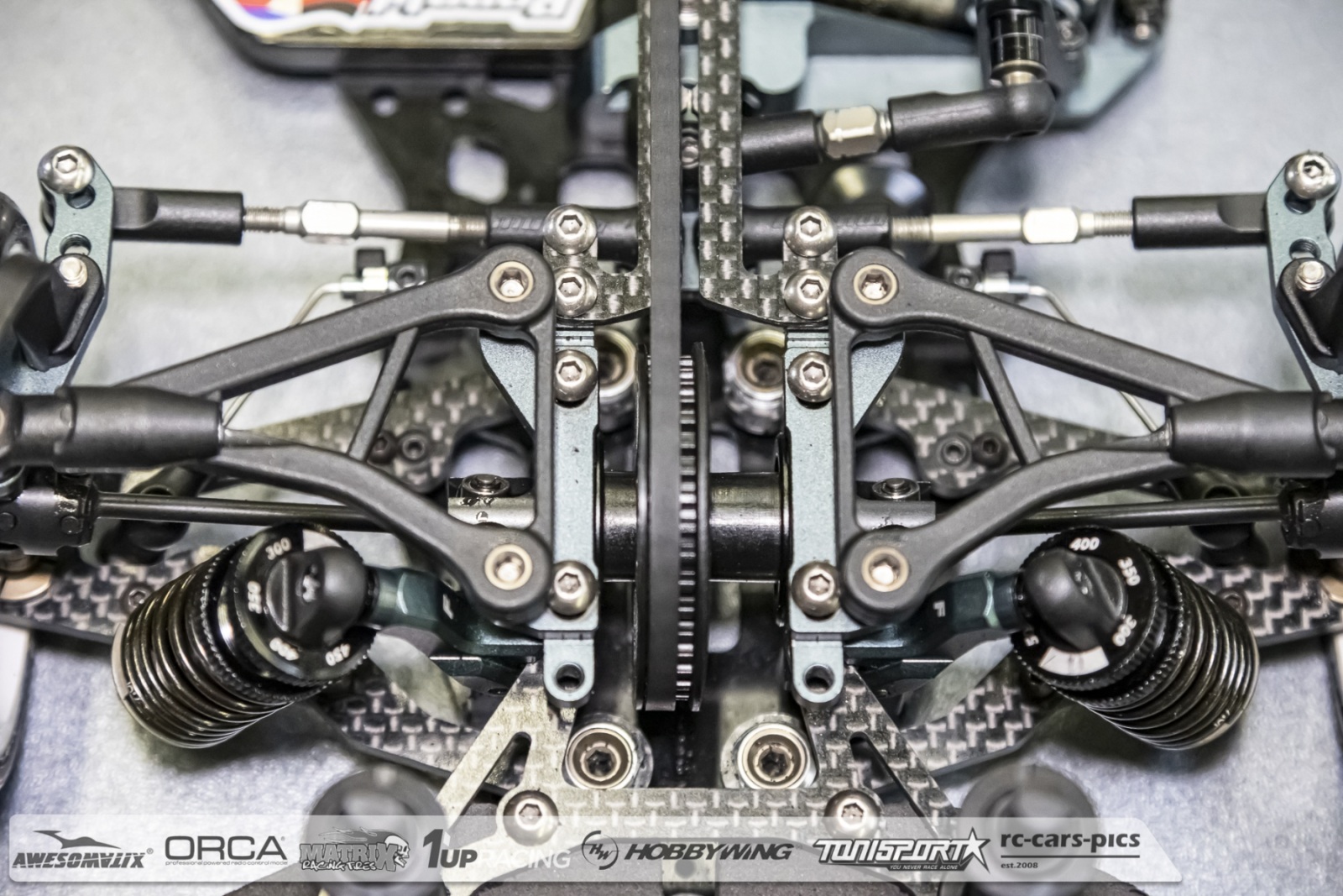 Under the Hood - Ronald Völker`s Mugen Seiki MTC-2R