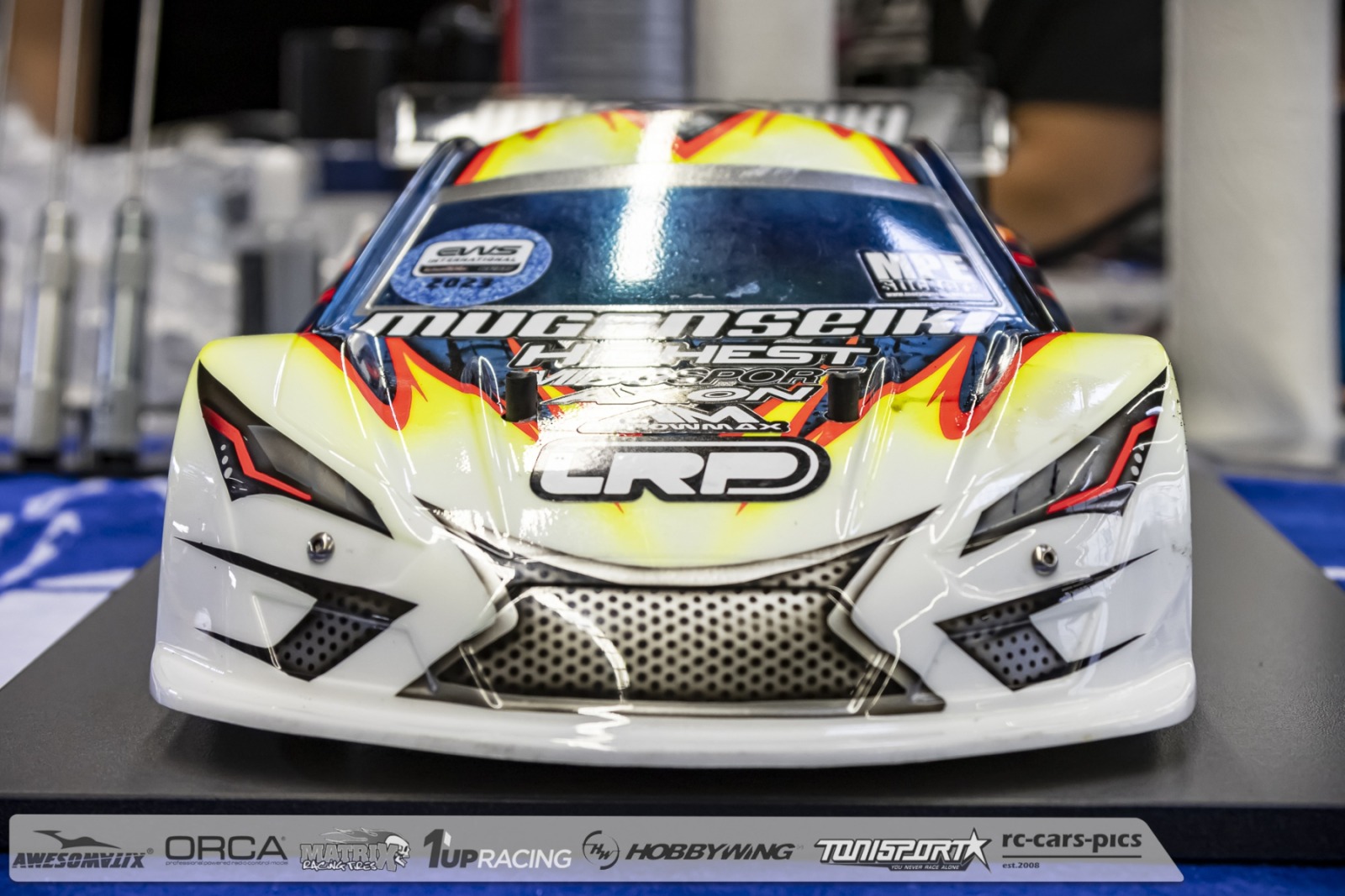 Under the Hood - Ronald Völker`s Mugen Seiki MTC-2R